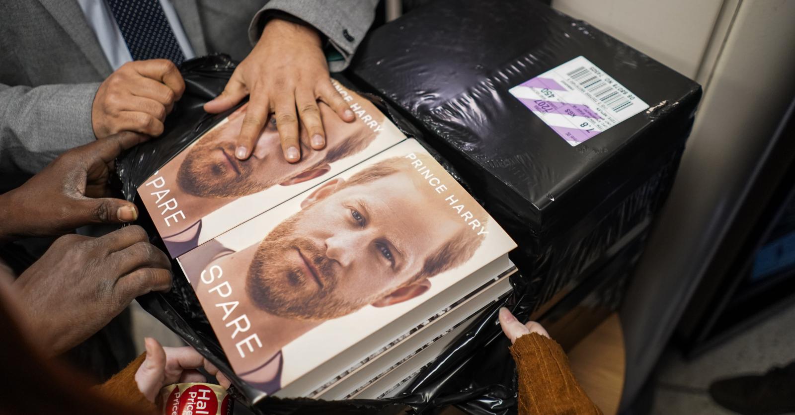 Les mémoires explosifs du prince Harry arrivent en librairie