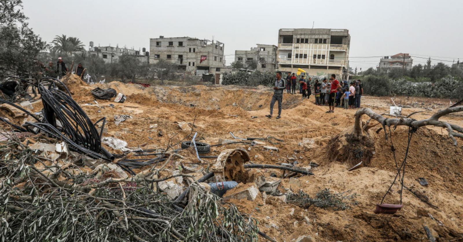 Au moins 50 corps exhumés d'une fosse commune près d'un hôpital, selon ...