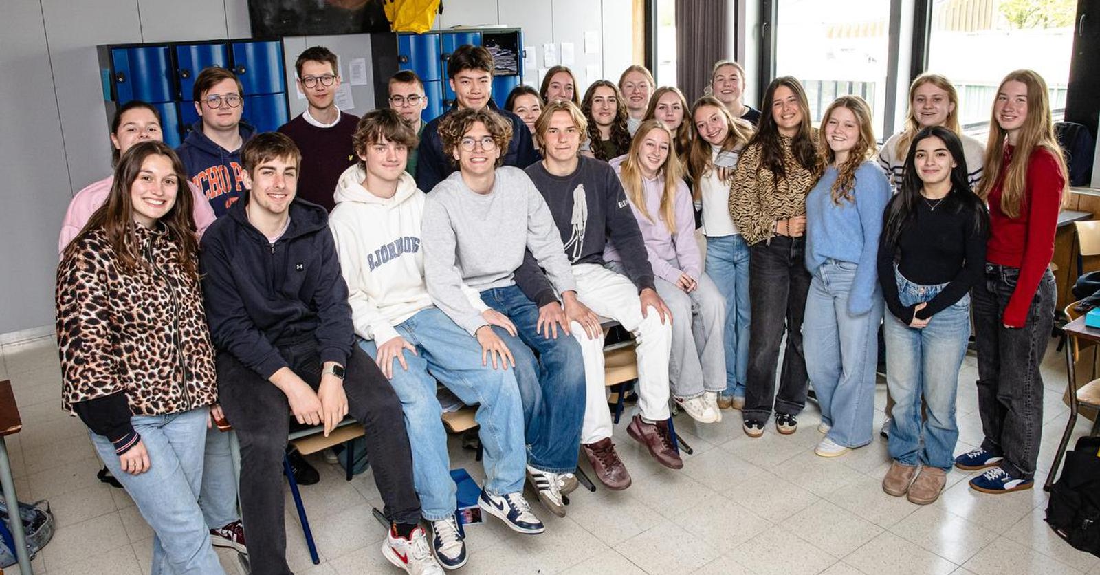 Sint-Lodewijkscollege leeft mee met Lucas, finalist van The Voice ...