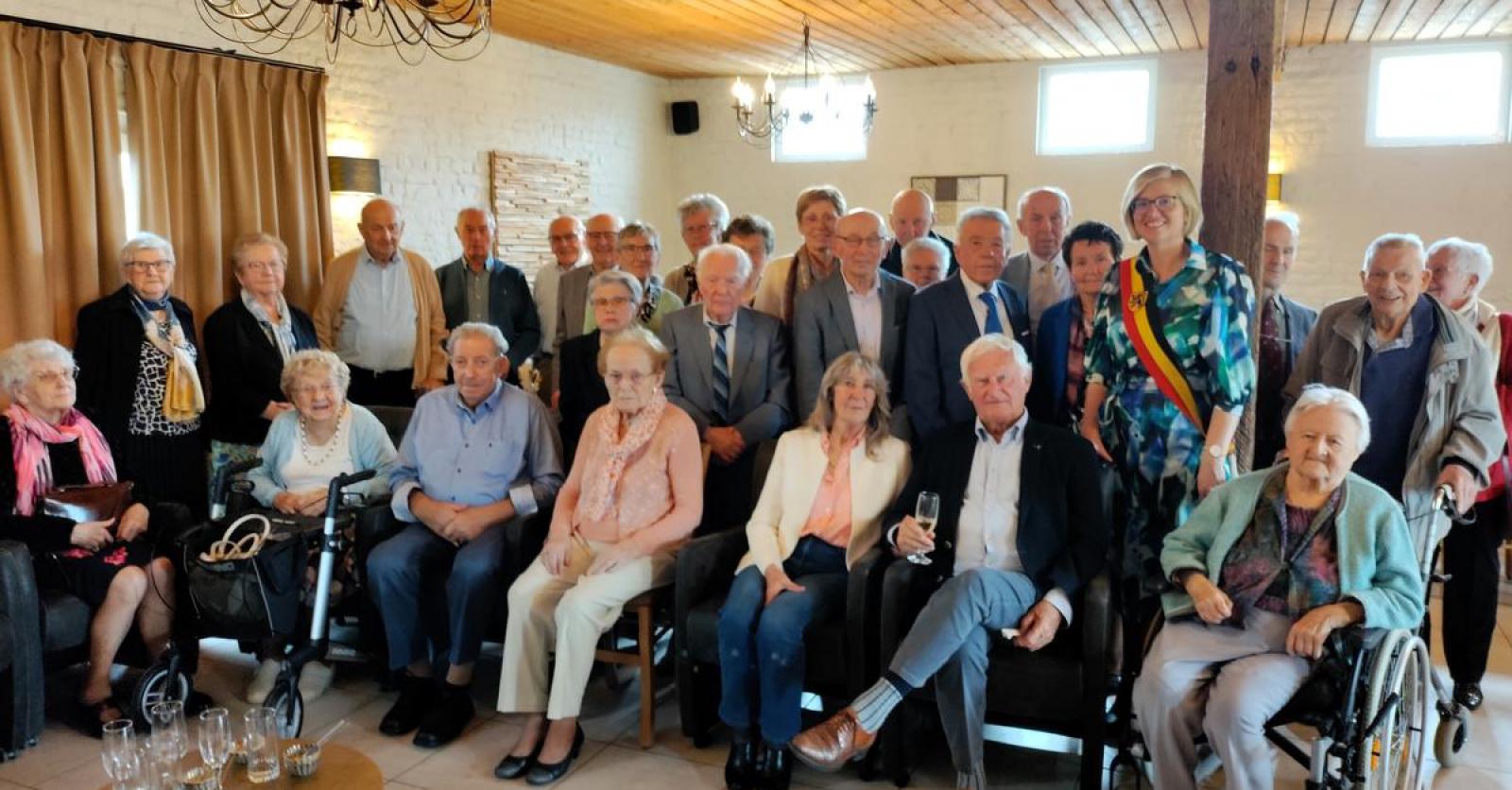 85-jarigen van Roksem en Westkerke houden reünie - KW.be