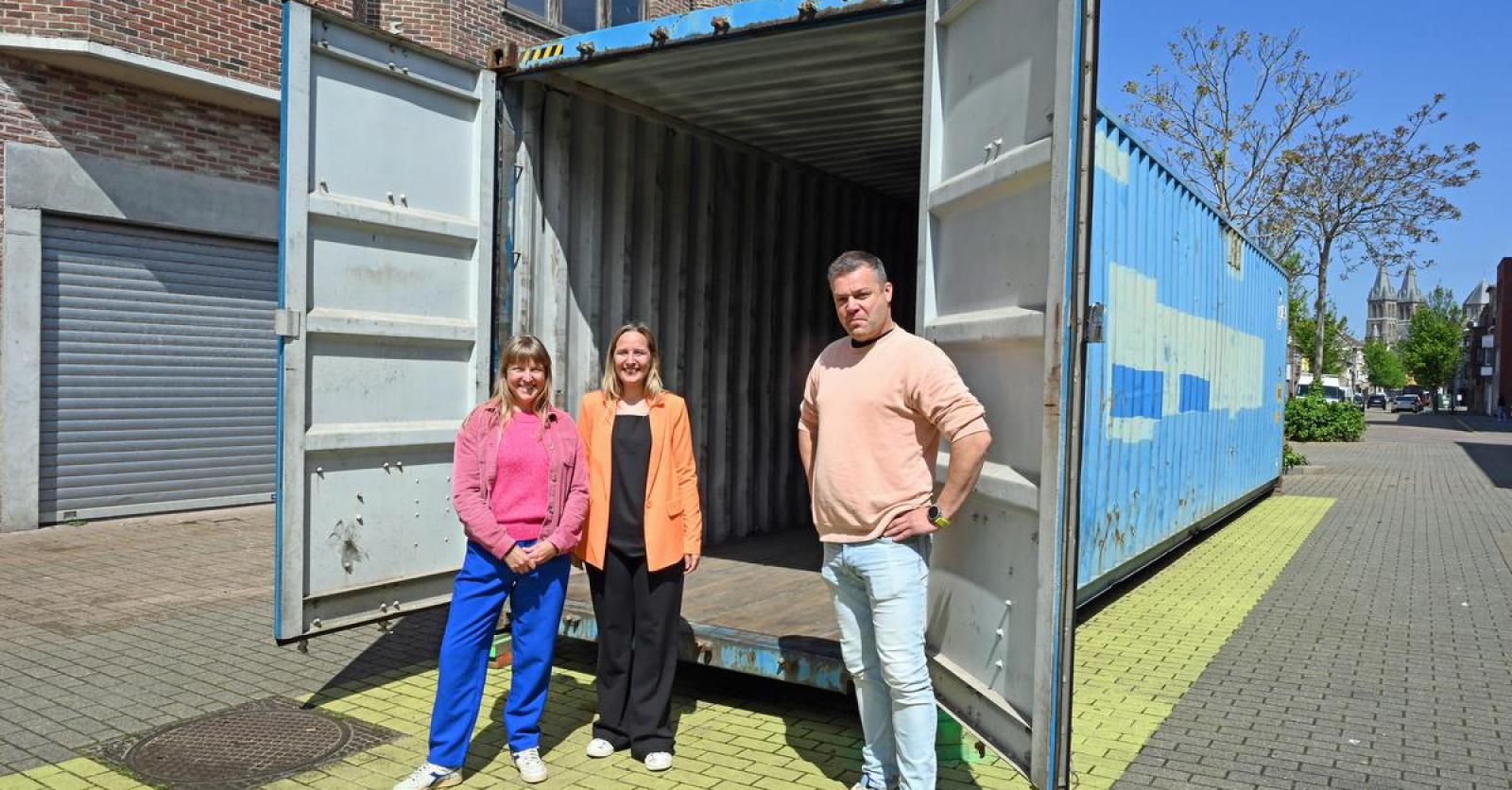 Haven Oostende ondersteunt woonproject van VTI Oostende: containers voor woonunits arriveren bij ...