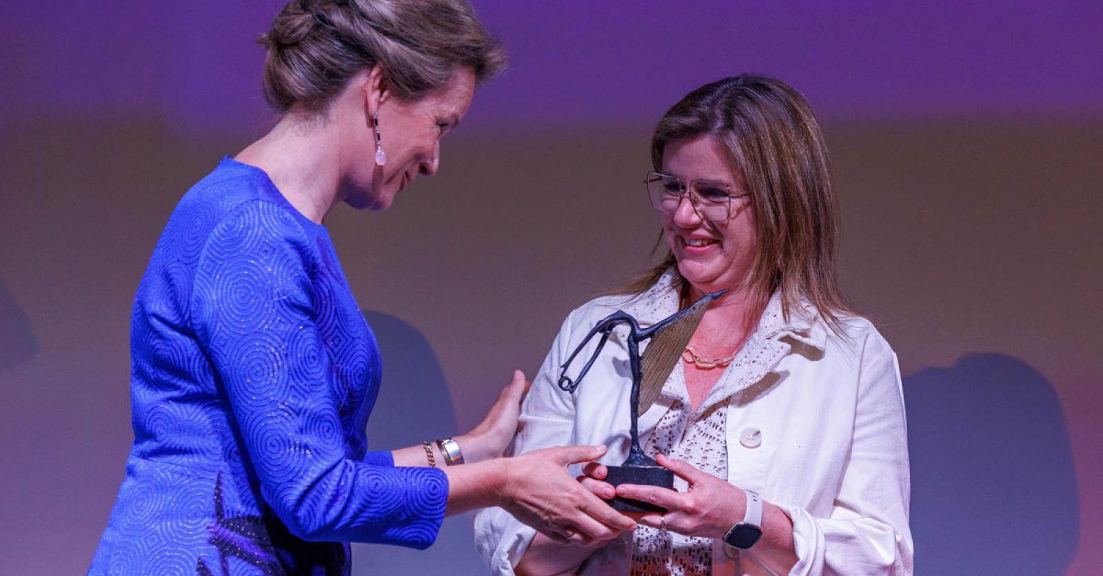 Elly Huysmans van Glowi wint Womed Award - Trends