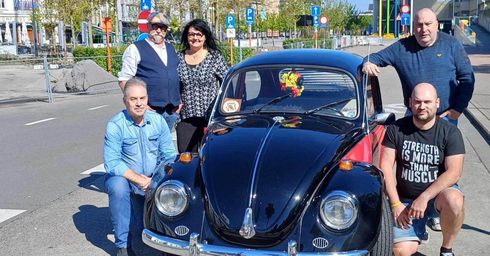 Oldtimers komen naar Moorsele om kinderen met de ziekte van Duchenne te steunen - KW.be