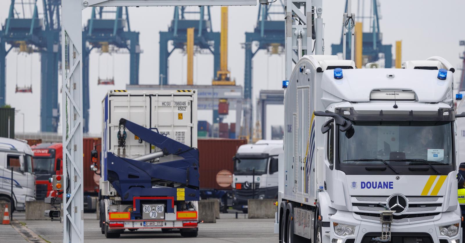 "Notre nouvelle artillerie lourde": la douane dévoile des nouveaux ...