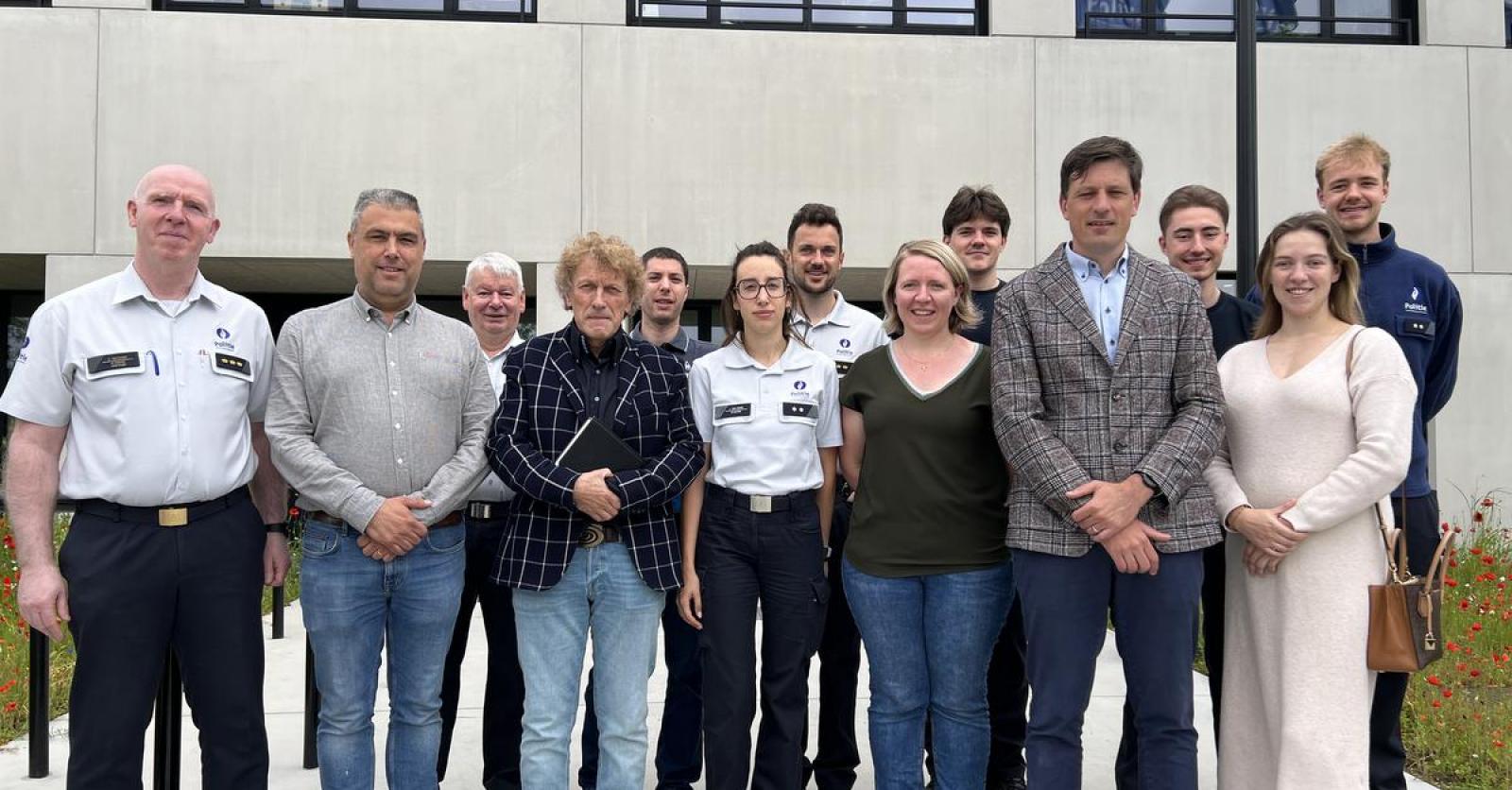 Politie Kouter stelt nieuwe personeelsleden voor die in dienst traden ...