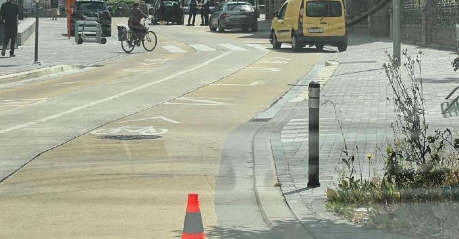 Man (32) die bijl door raam pitazaak gooide, krijgt tien maanden met ...