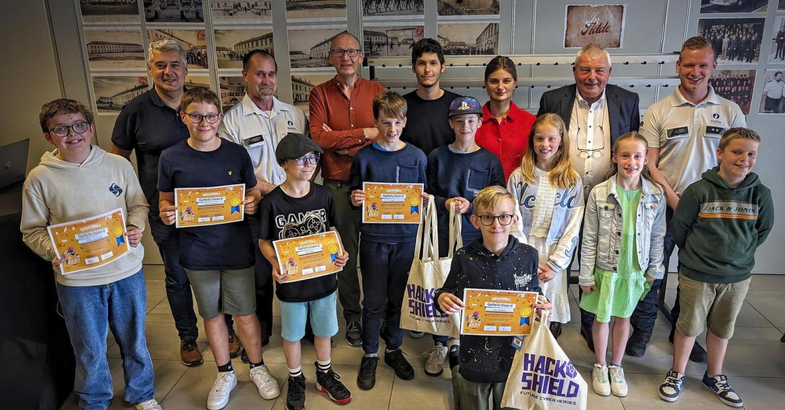 Negen superhelden halen diploma Hackshield - KW.be