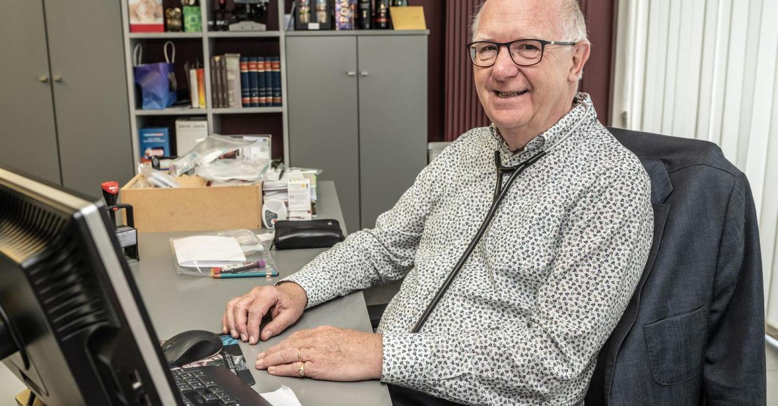 “Elke dag met glimlach gewerkt”: Viva Huisartsen neemt na 42 jaar ...