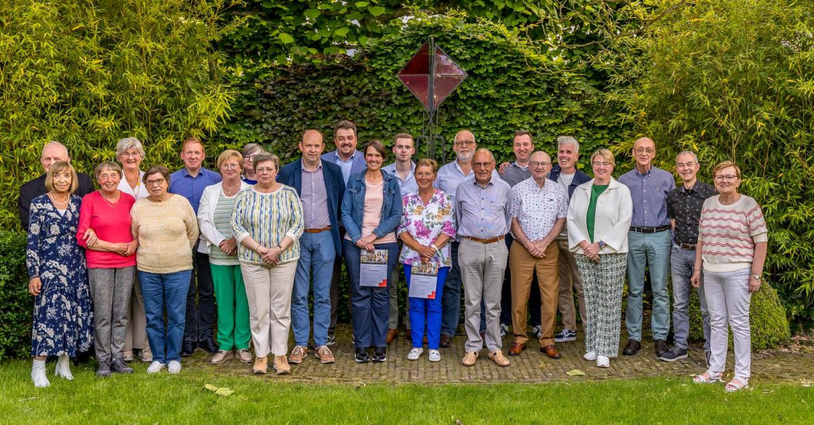 Rode Kruis Tielt huldigt bloedgevers - KW.be