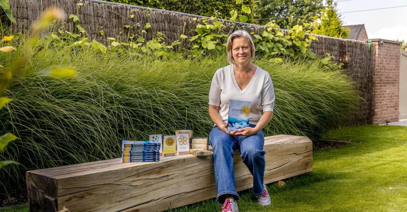 Isabelle (51) schrijft boek voor meer positiviteit en veerkracht ...