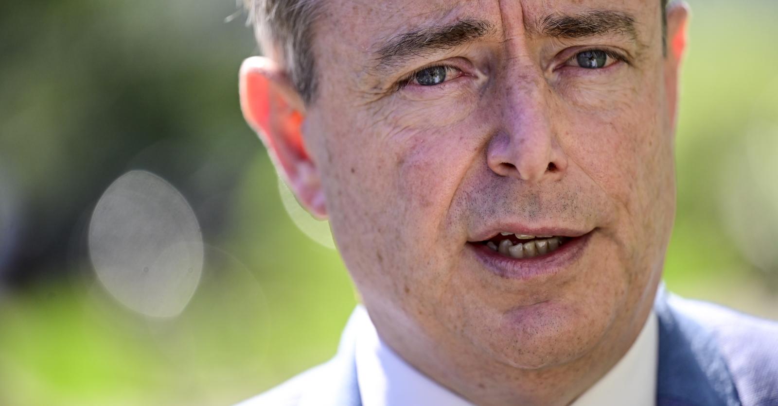 Le stoïcisme du formateur Bart De Wever, bien nécessaire face à Conner ...