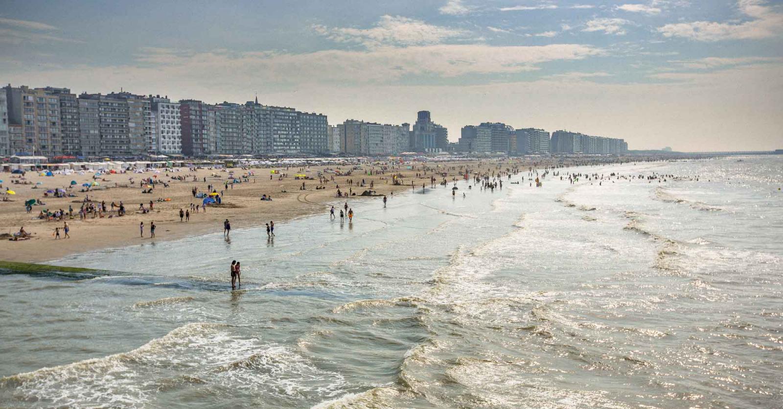 De 30 euros par jour à gratuit : où se parquer à la côte belge ...