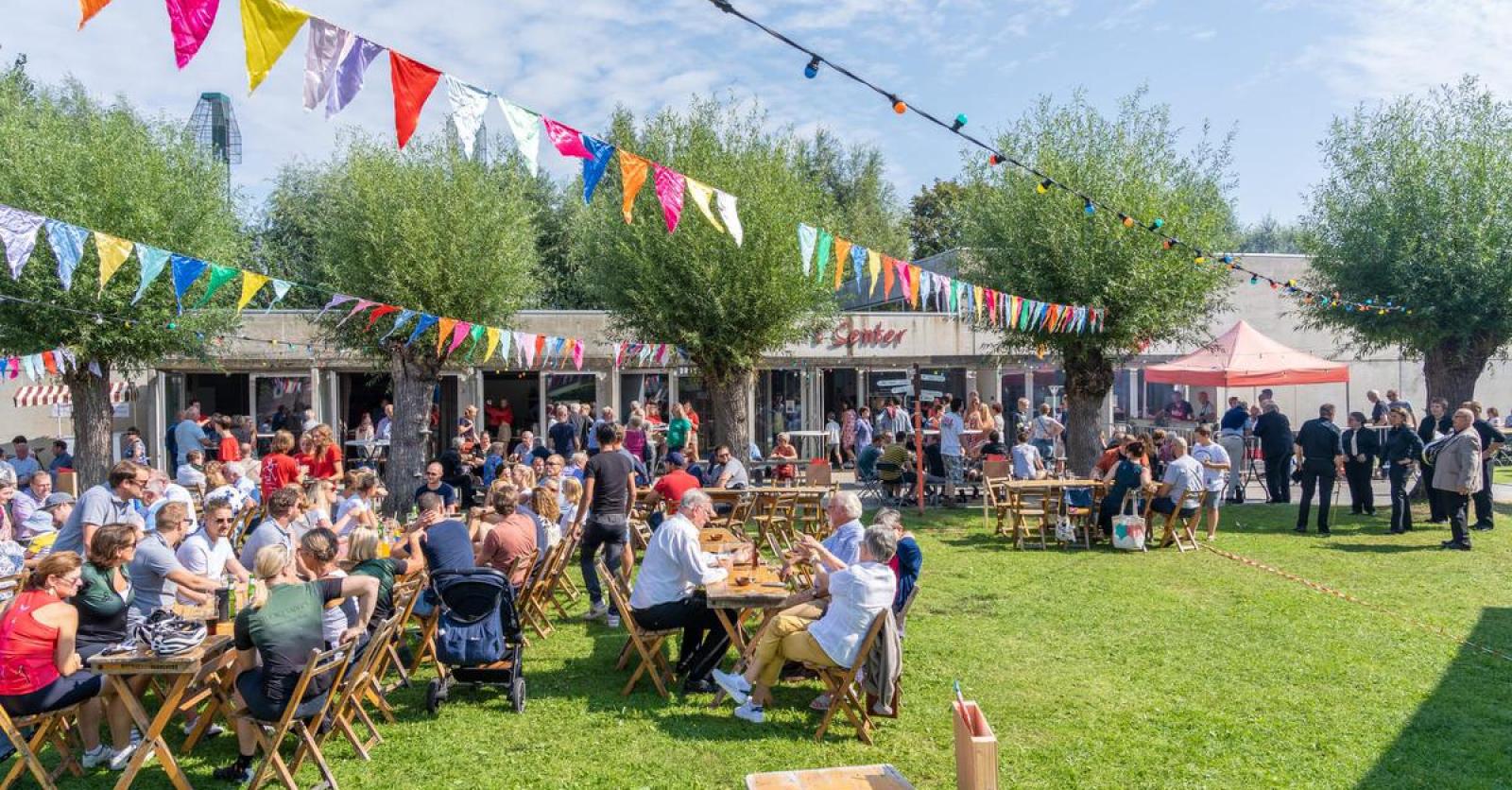 Vier dagen lang kermis in Sente: van spectaculaire Rodeo Race tot de ...