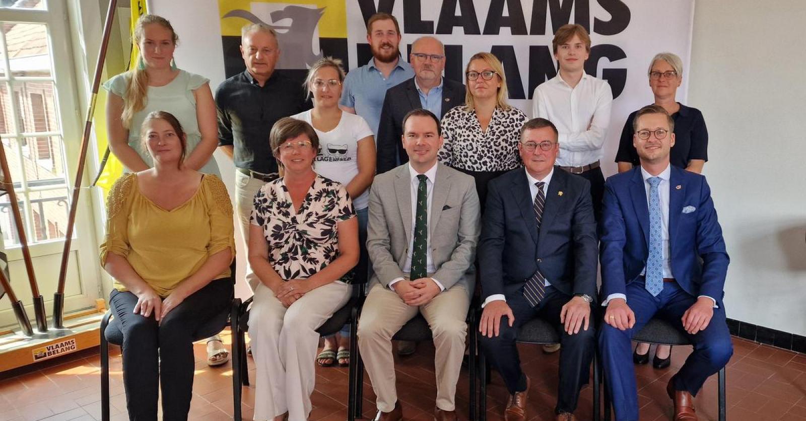 Michiel Descheemaeker trekt lijst Vlaams Belang in kieskring Kortijk ...