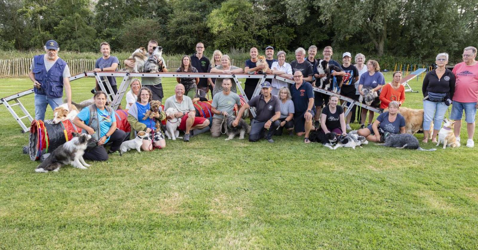 Agility-weekend bij Happy Dog in Stene: gooi je benen los met doggy ...