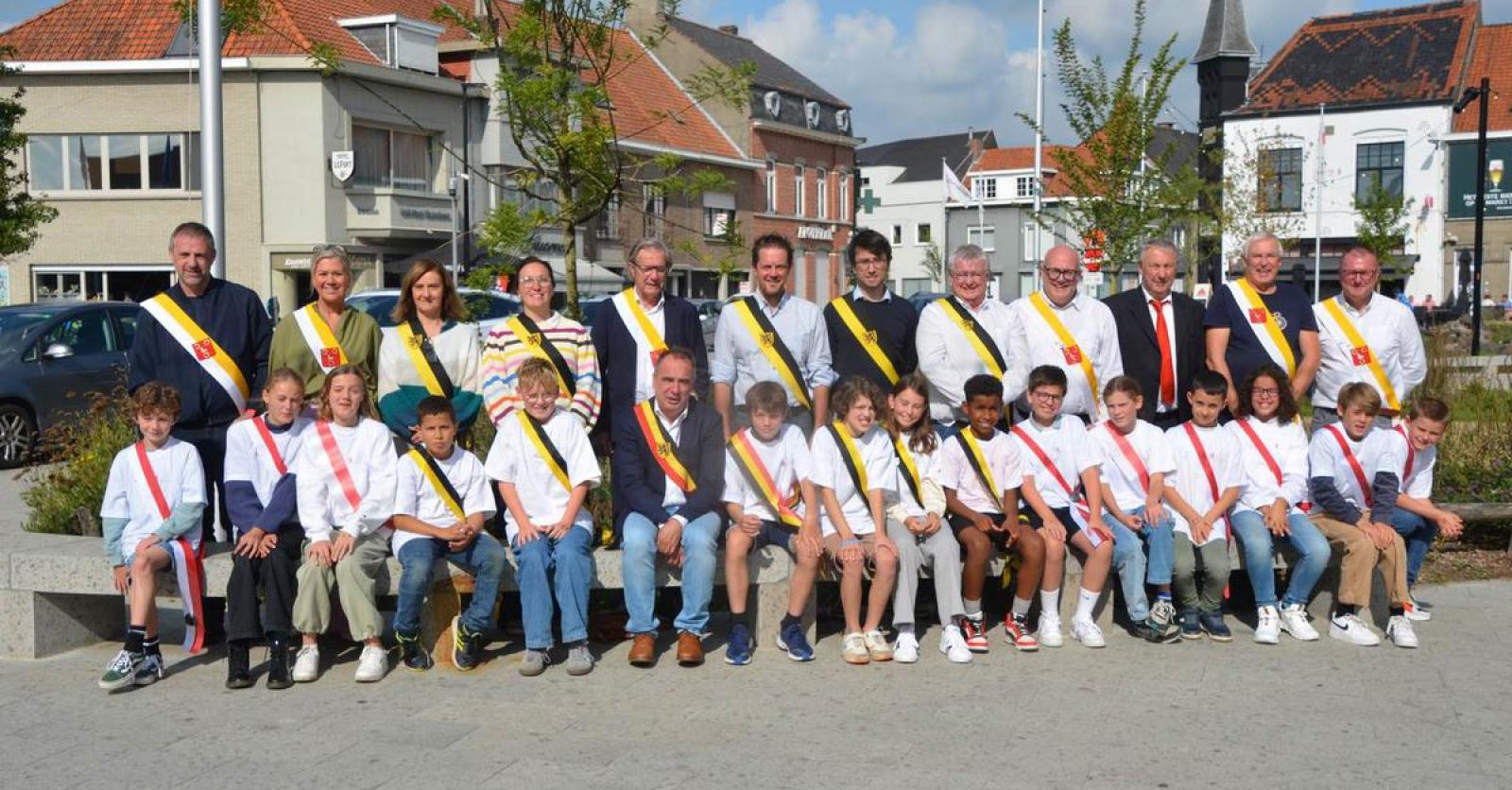 Maarten Devos volgt Kobe Dewaele op als Kinderburgemeester van Kuurne - KW.be