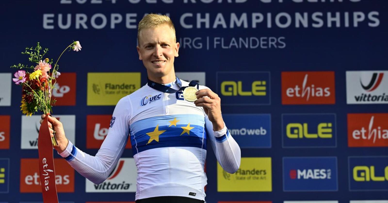 Tim Merlier wint met Kampioenschap van Vlaanderen zijn eerste koers als ...