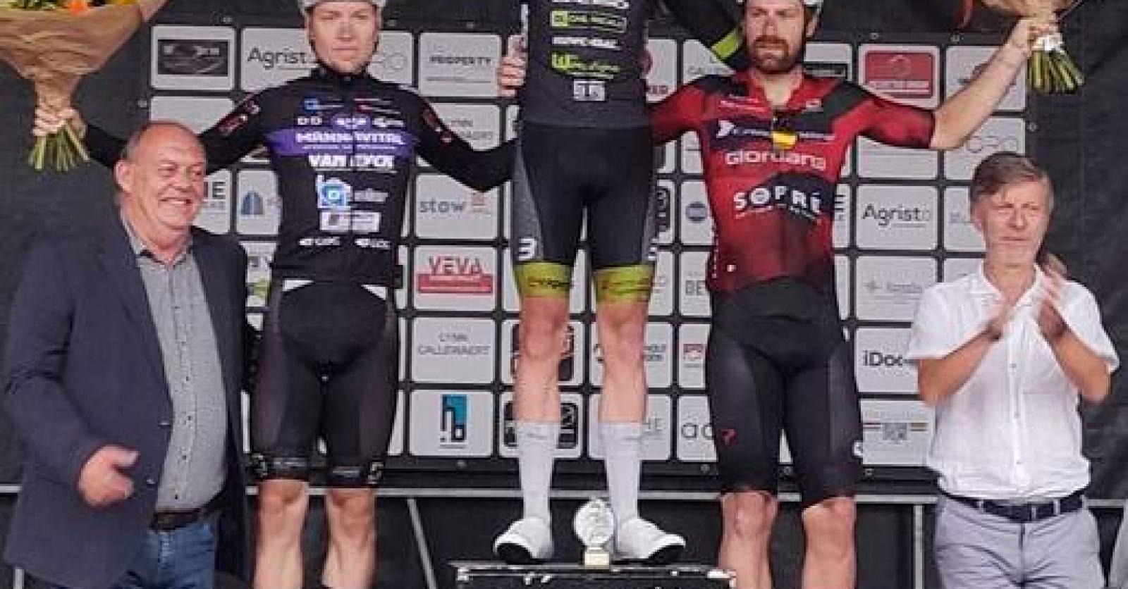 “Het wordt niet makkelijk om nog iets te vinden”: Harelbeekse belofte Maxim Delrue zit ondanks ...