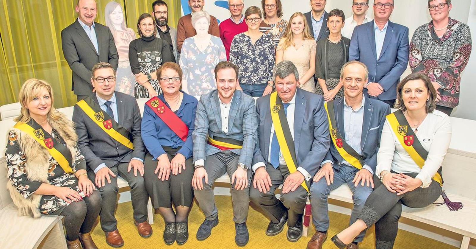 Vijf verkozenen vervangen in gemeenteraad van Staden de voorbije zes ...