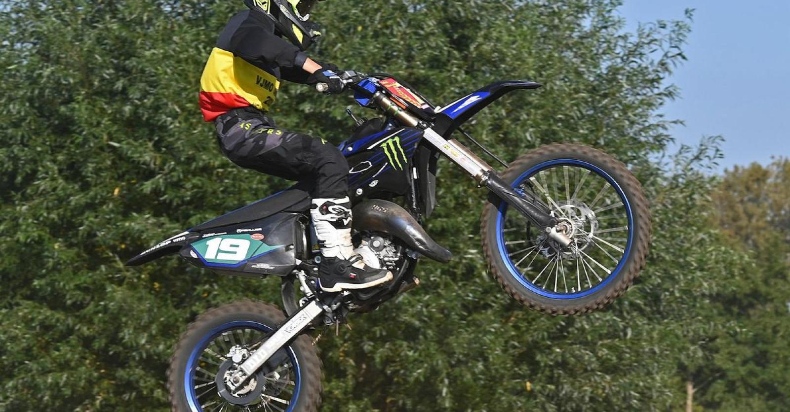 Tallon Dekeyser (12) uit Ruiselede is Belgisch kampioen motorcross ...