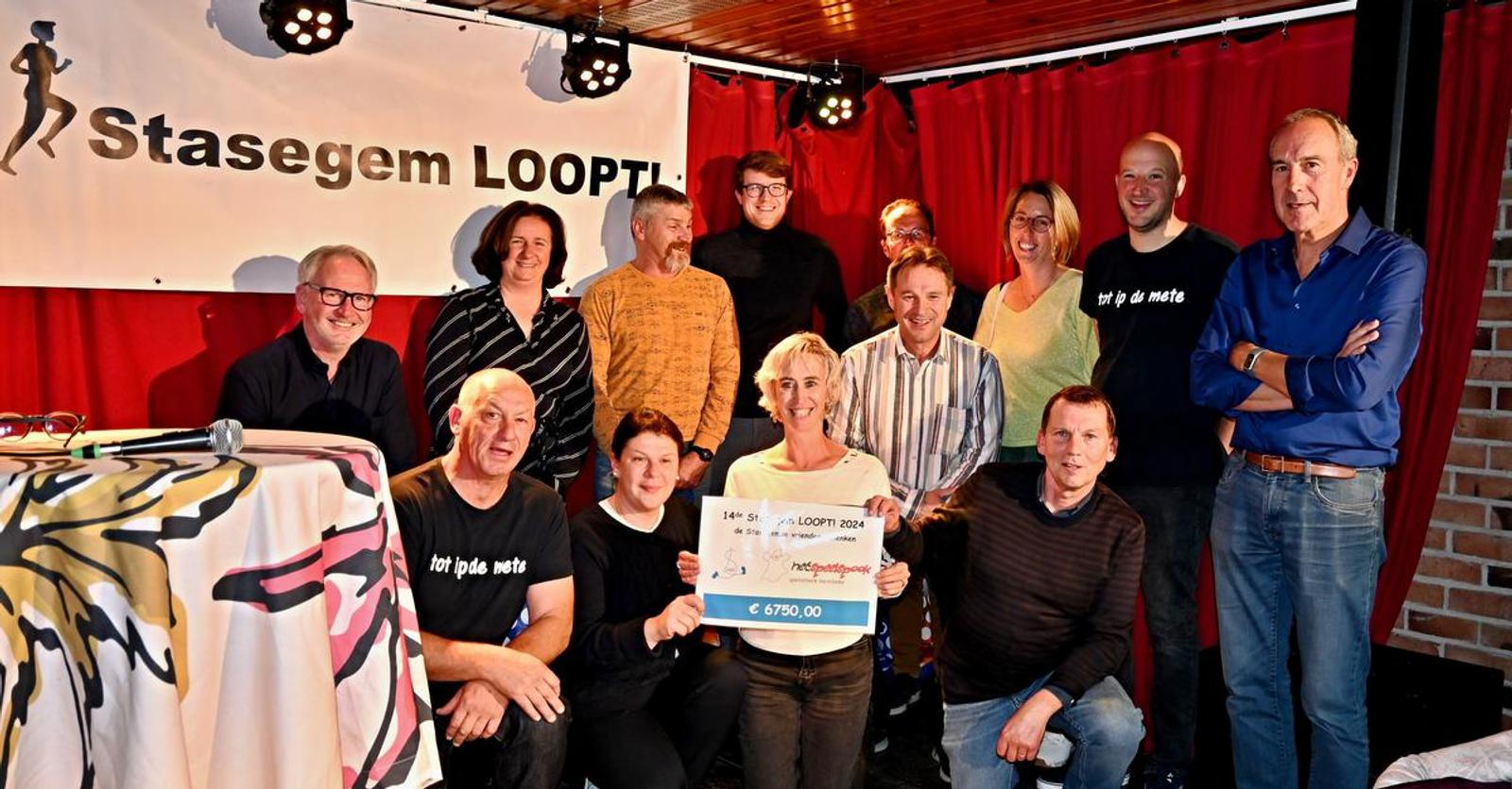 Stasegem LOOPT! schenkt 6.750 euro aan Het Speelspook - KW.be