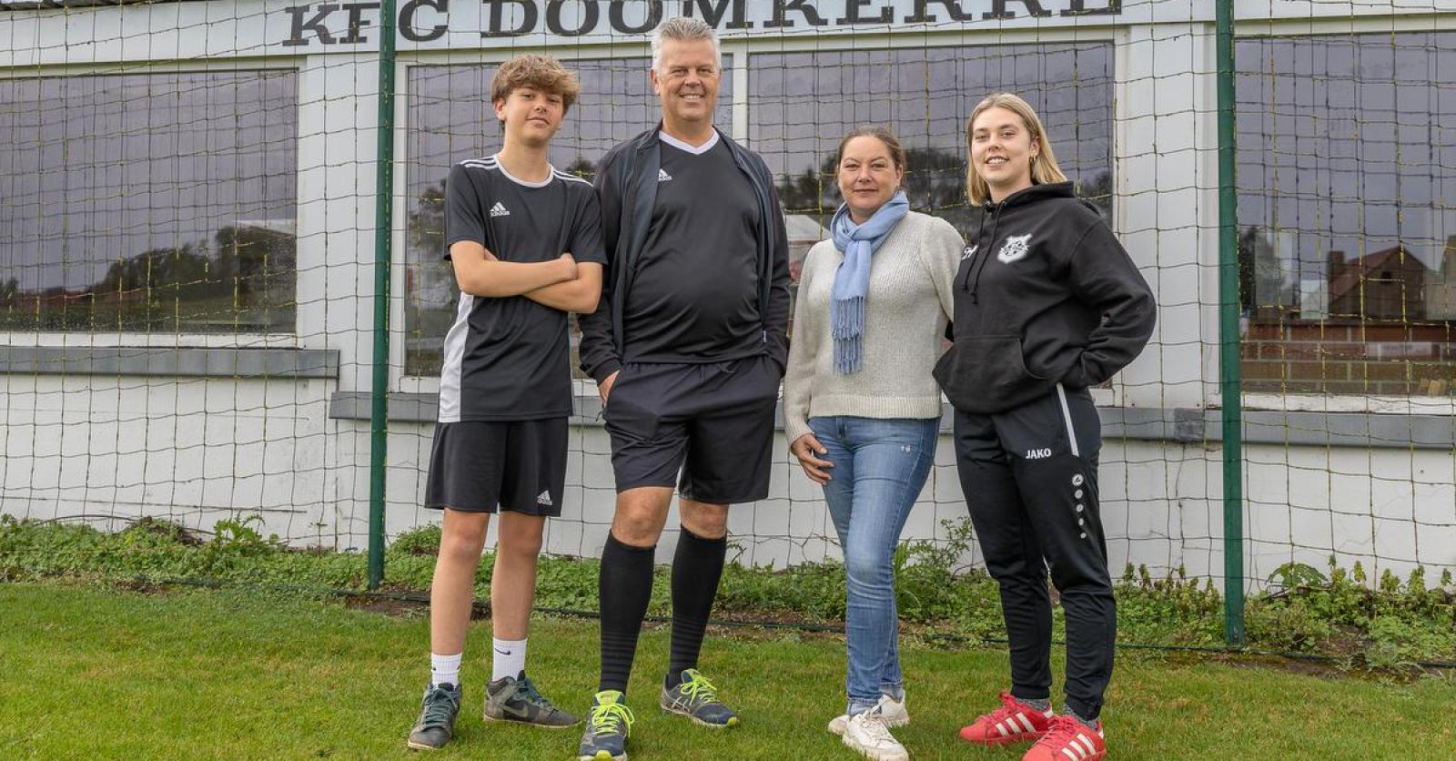 Drie fluiters in het gezin Haerinck bij KFC Doomkerke (3B): “Rood voor ...