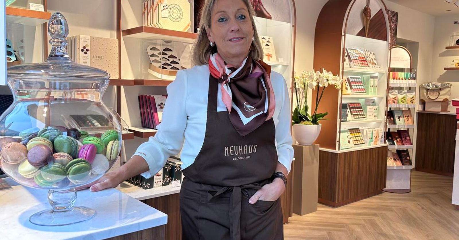 Isabel (53) verkoopt al 25 jaar pralines in Oostende en doet dat nu in ...