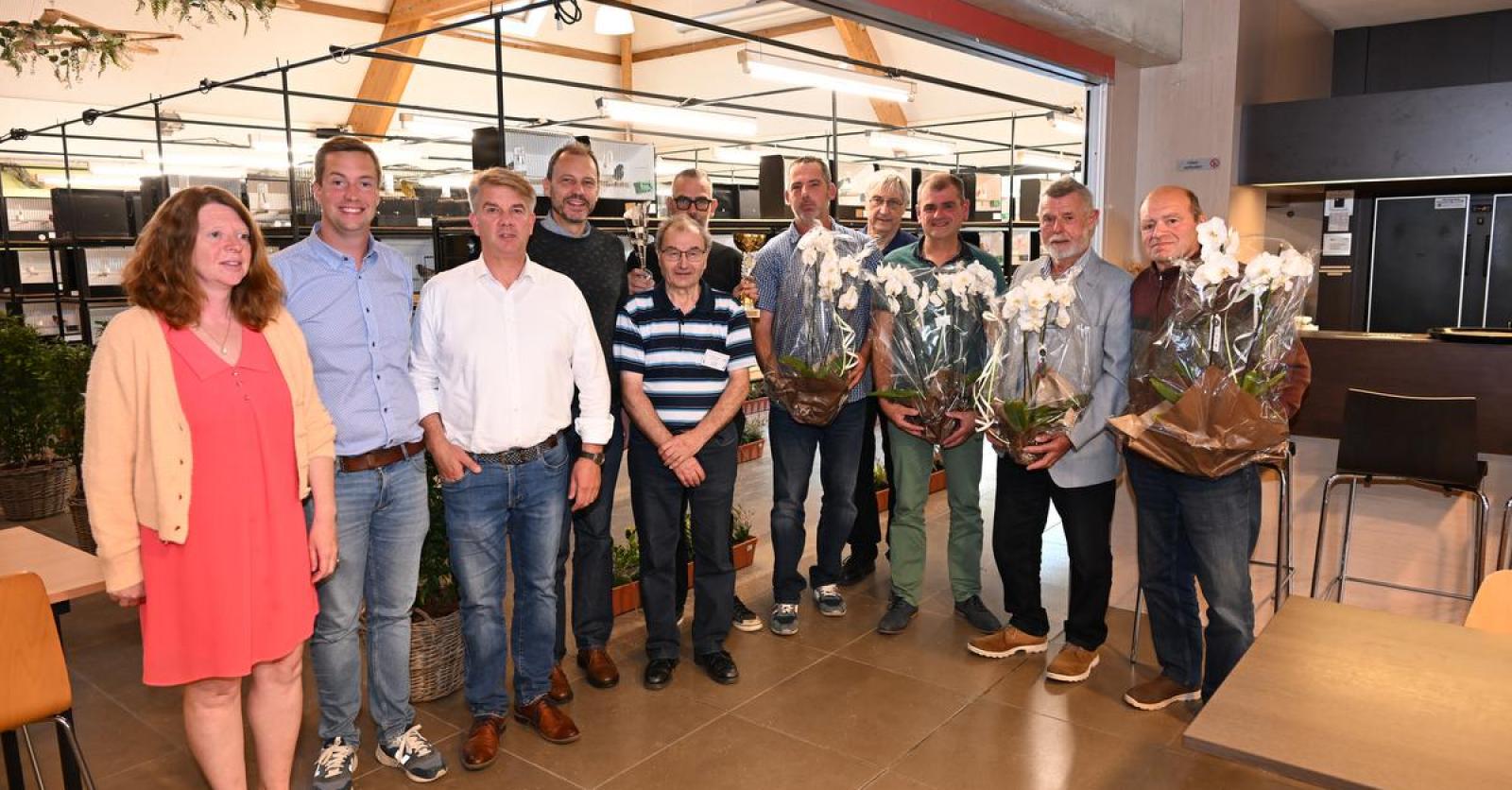 De Oostkampse Goudvink viert zijn kampioenen - KW.be