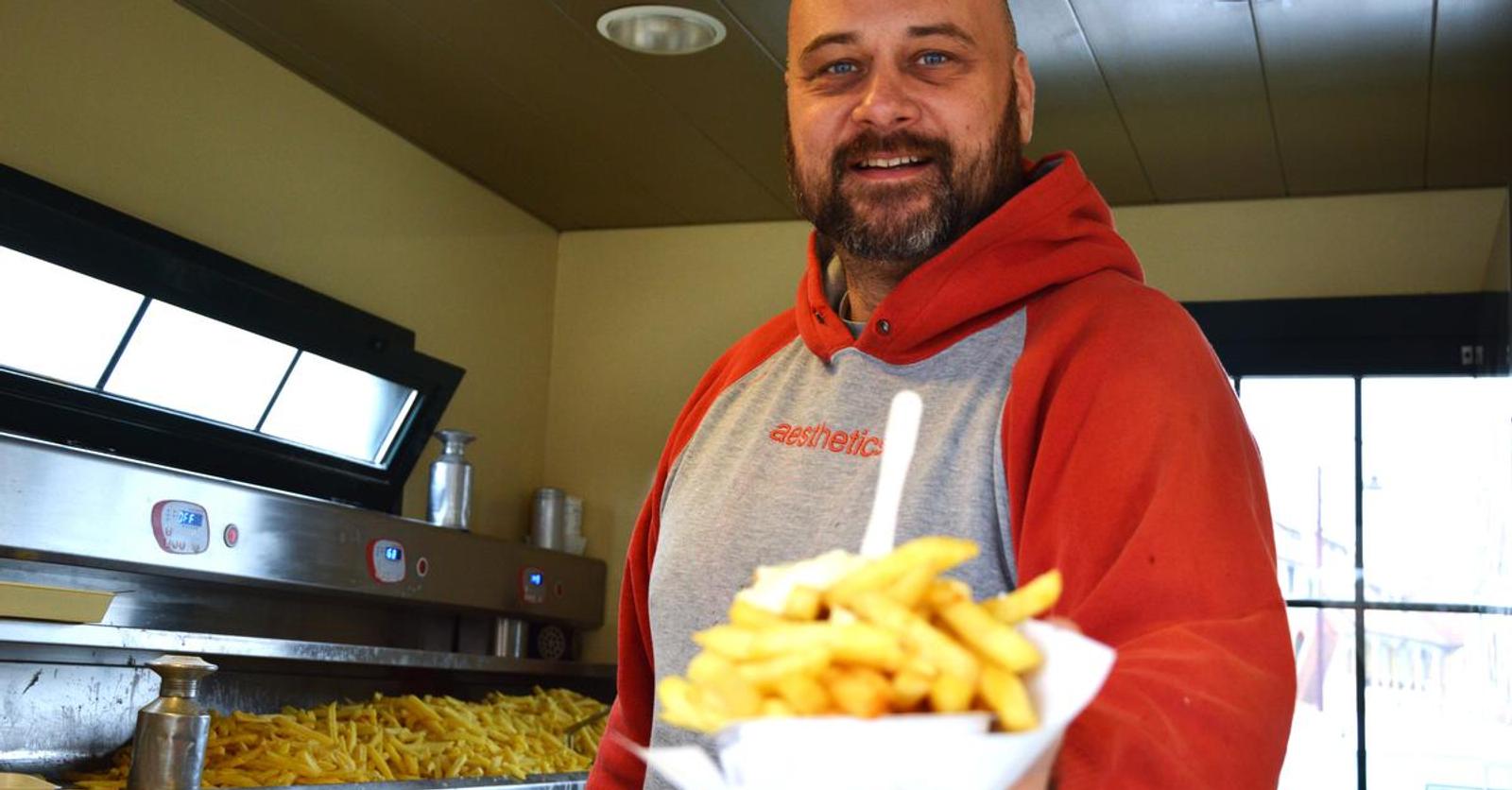 Het geheim achter ‘het beste frietkot van de kust’ Erly: “Ik heb de ...