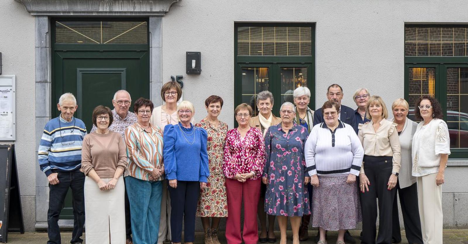 Veldegemse 65-jarigen tijdens feestmiddag verenigd - KW.be