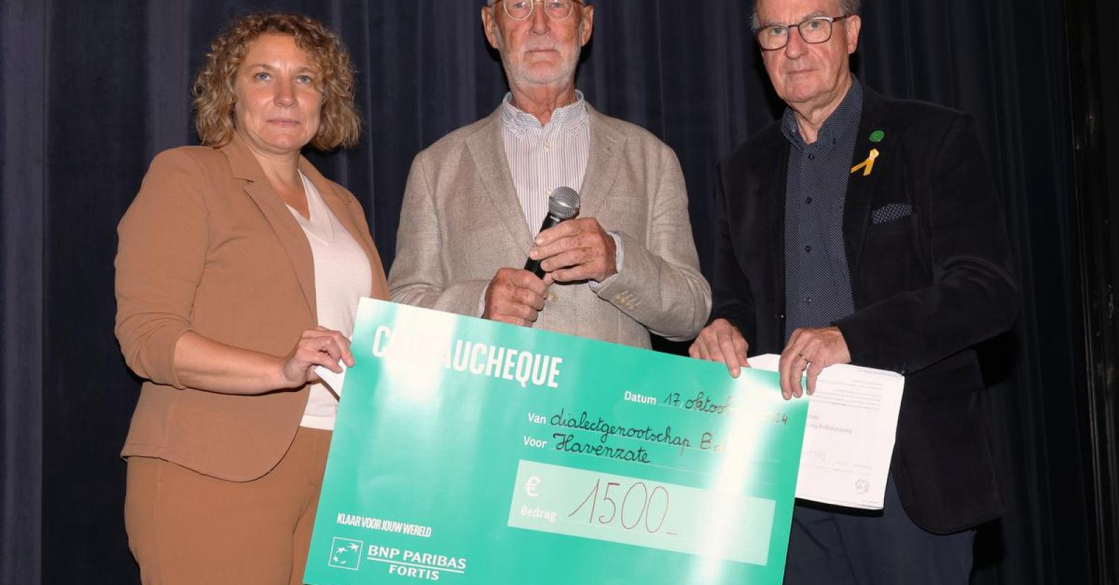 Bachtn De Kuupe schenkt mooie cheque aan Havenzate - KW.be