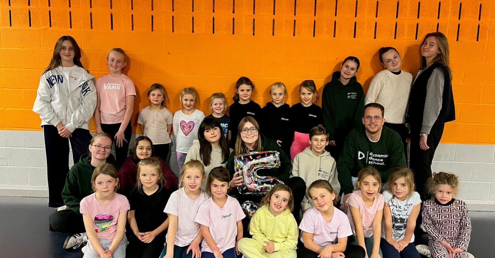 Dynamic Dance School viert vijfde verjaardag met groot feest - KW.be