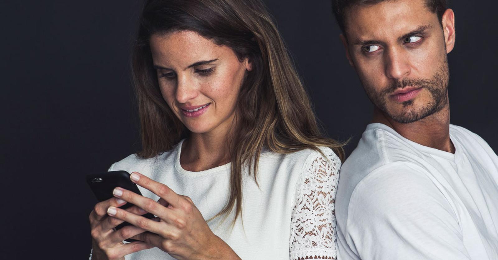 Jaloezie in een relatie: waarom sommige mensen alles willen controleren