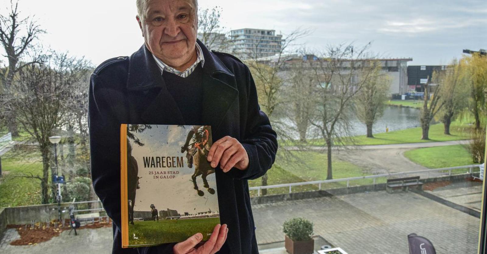 Oud-journalist Jan Decock schrijft boek over 25 jaar Stad Waregem - KW.be