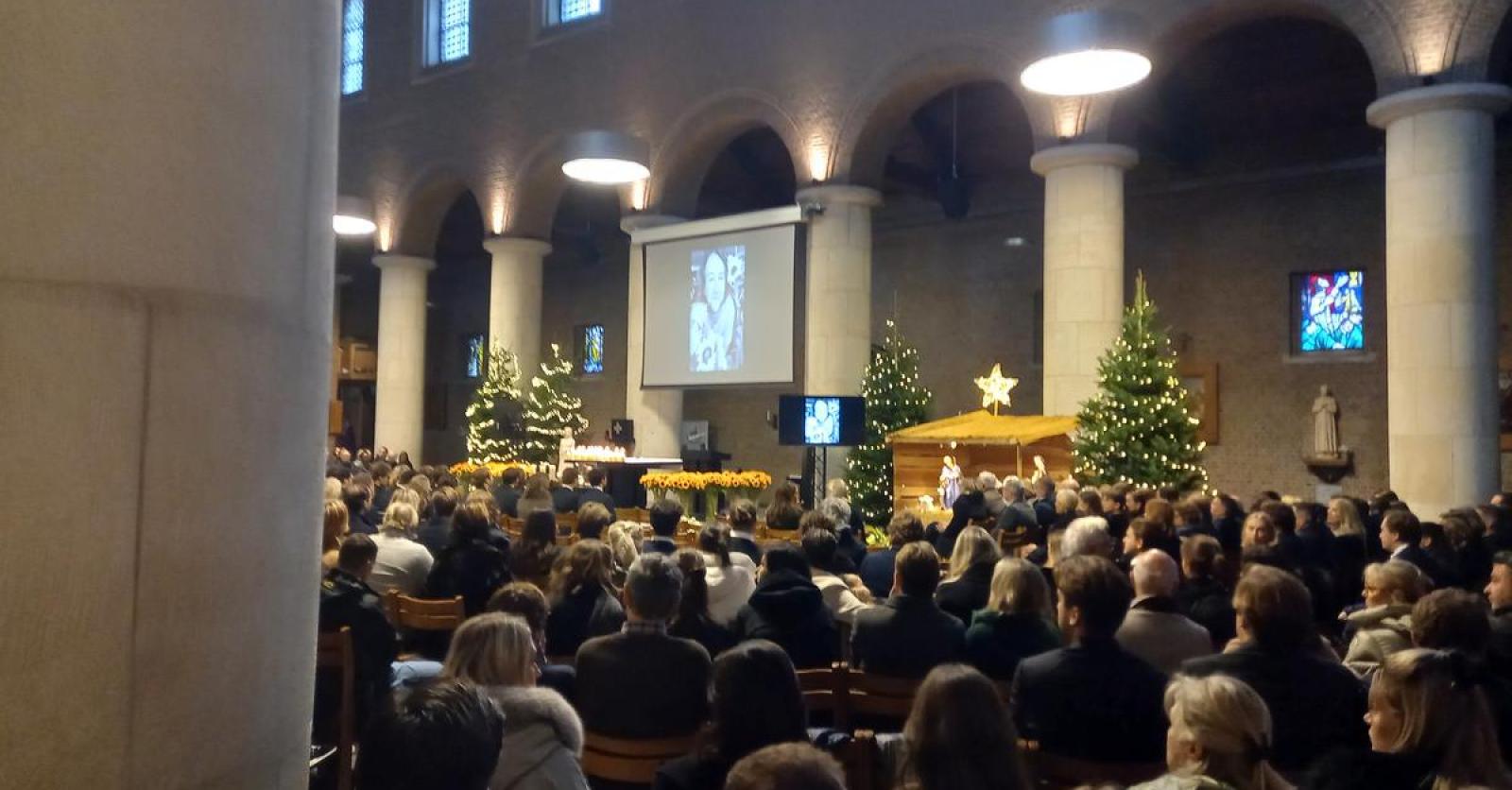 Knokke neemt massaal afscheid van ‘beach boy’ Maxim Trio (26): “Je was ...