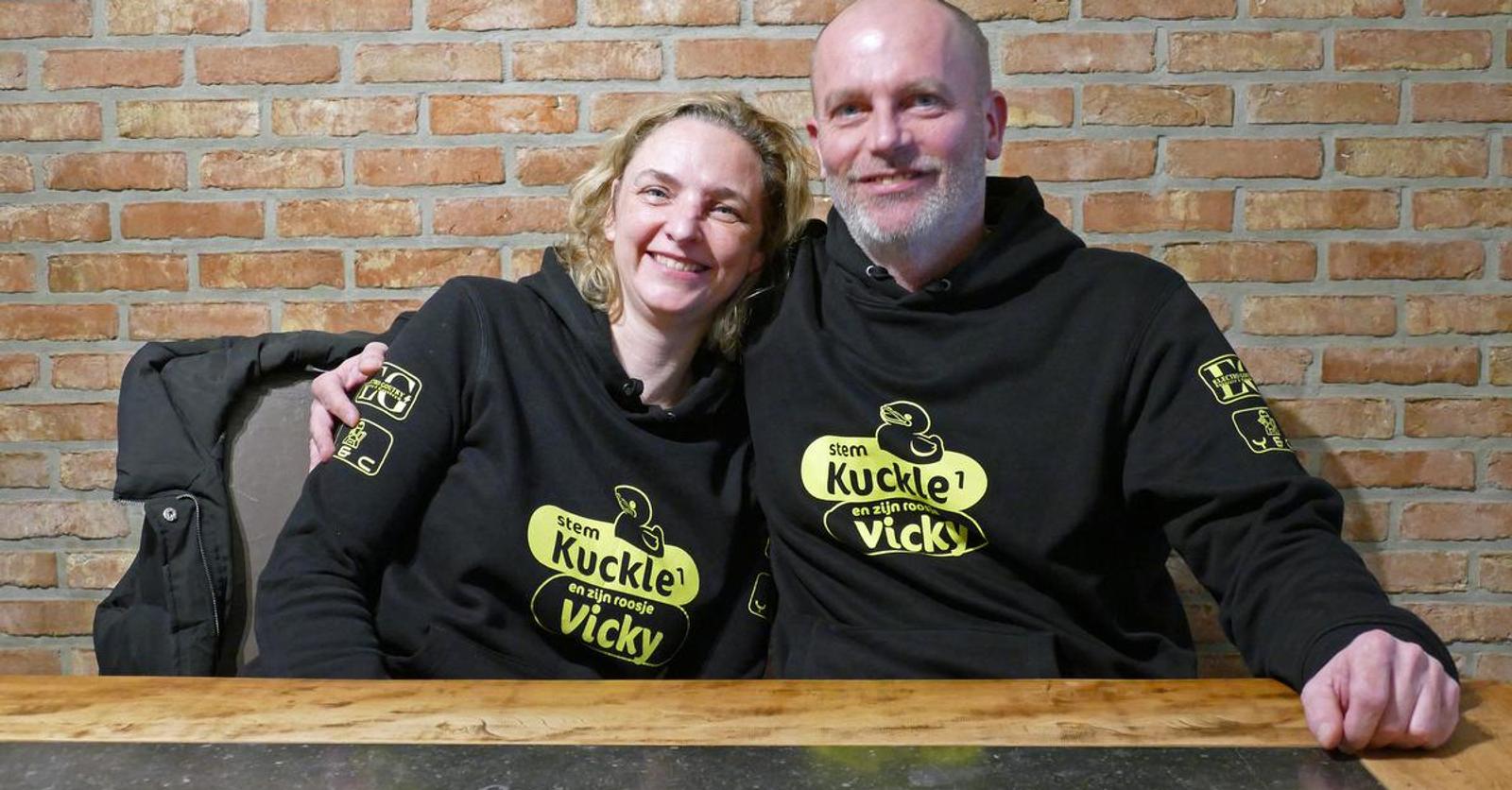 Kandidaat Prins Carnaval ‘Kuckle’ en roosje Vicky voeren al enkele ...