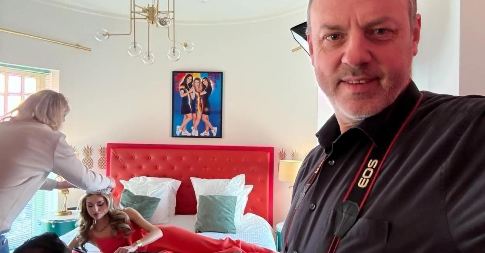 Fotograaf Kurt Desplenter uit Lichtervelde ook dit jaar in bad met kersverse Miss België: “Ik ...