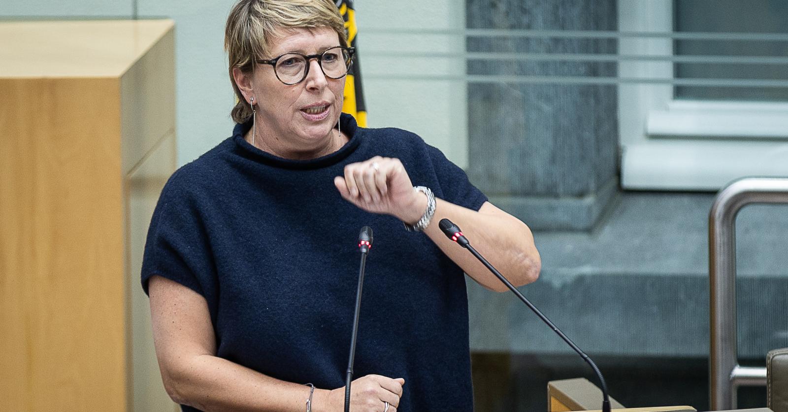 Gennez snijdt in eerstelijnszorg: 'Woedend en vol ongeloof'