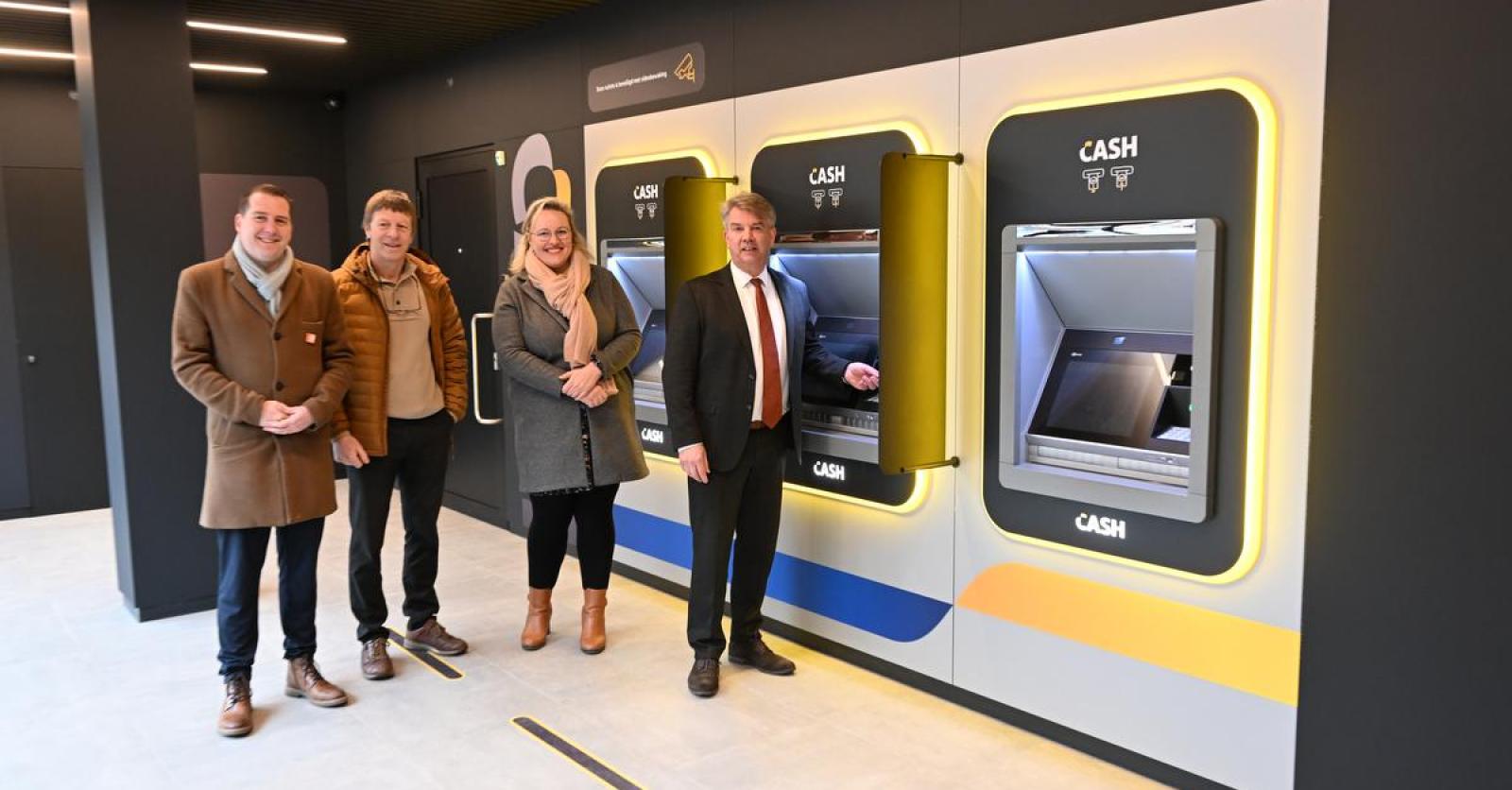 Nieuw Bancontact CASH-punt geopend in Oostkamp - KW.be