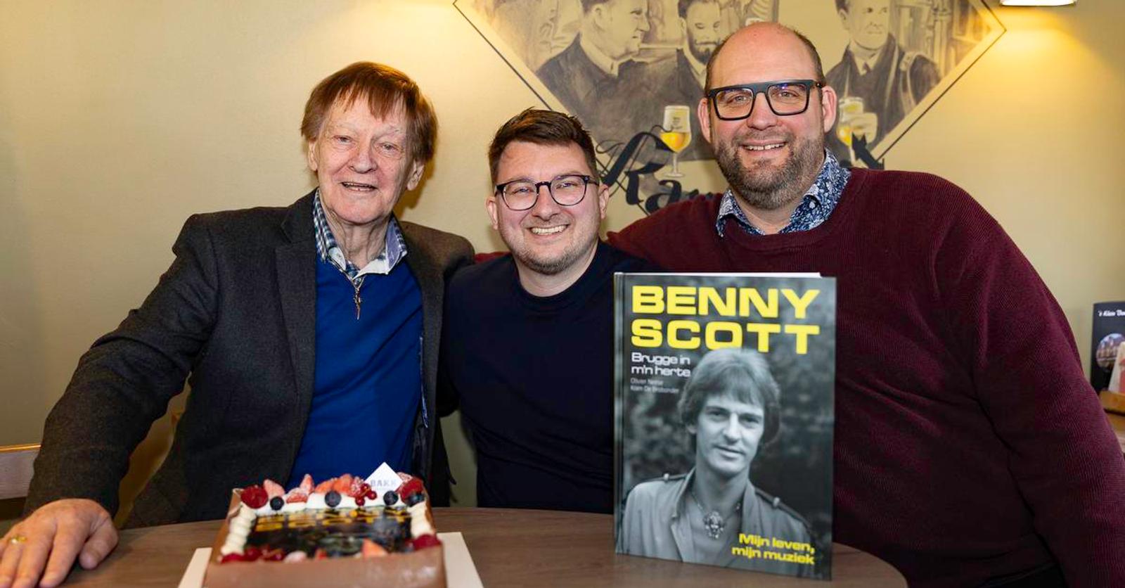 Jarige Benny Scott (85) stelt boek over leven én muziek voor in café ’t ...
