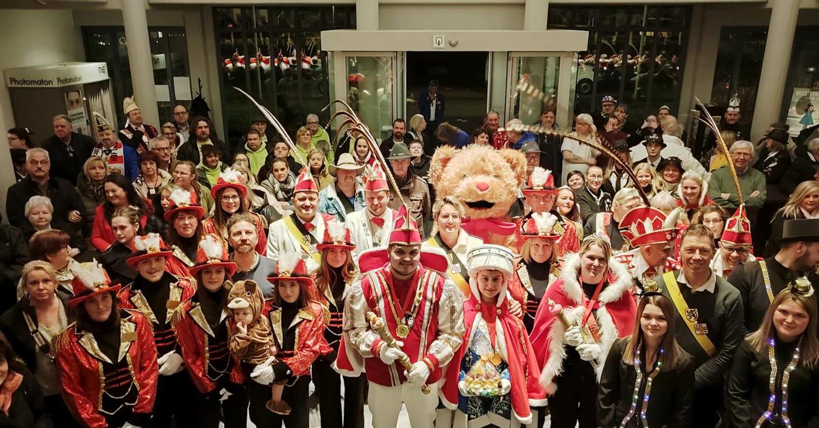 Prins en Prinses Carnaval gehuldigd - KW.be