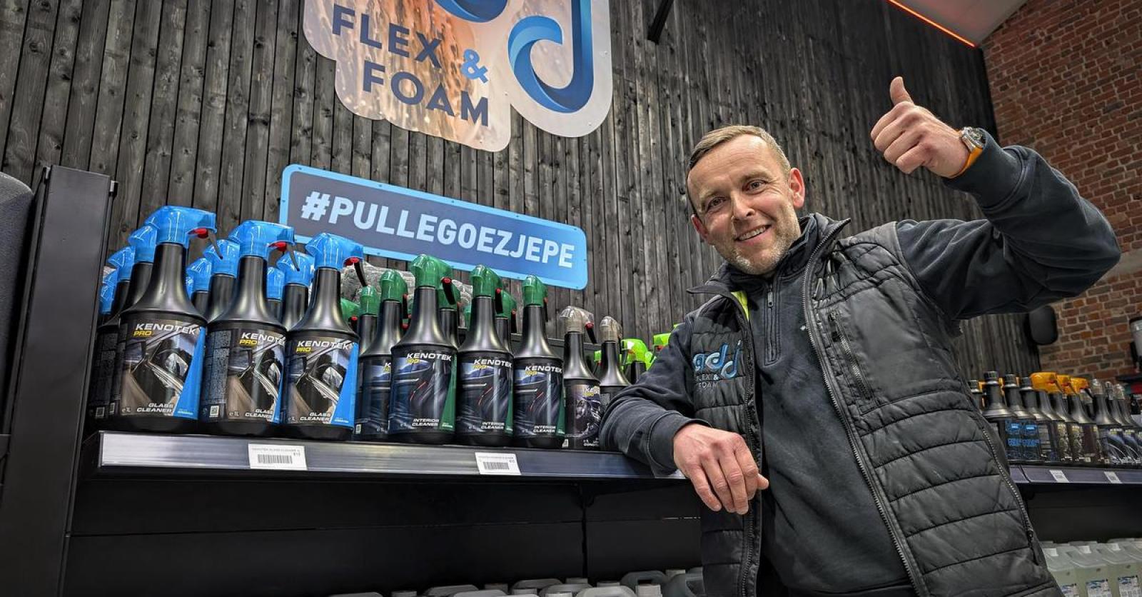 Anthony heeft 16.000 volgers op Tik Tok die hem graag zien.... auto's ...