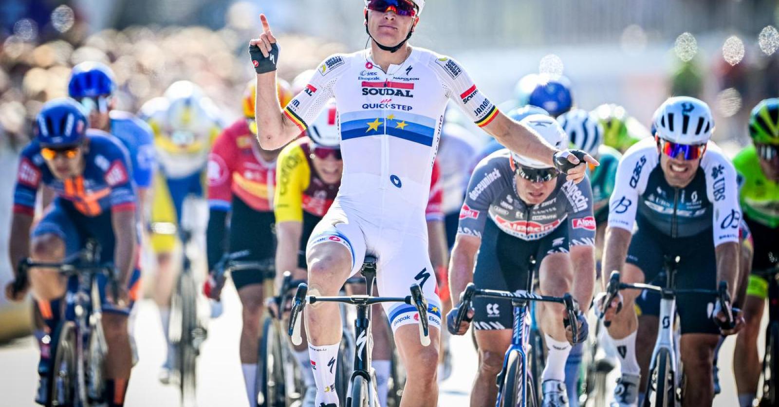 Tim Merlier sprint opnieuw naar de zege in Scheldeprijs: “Deze ...