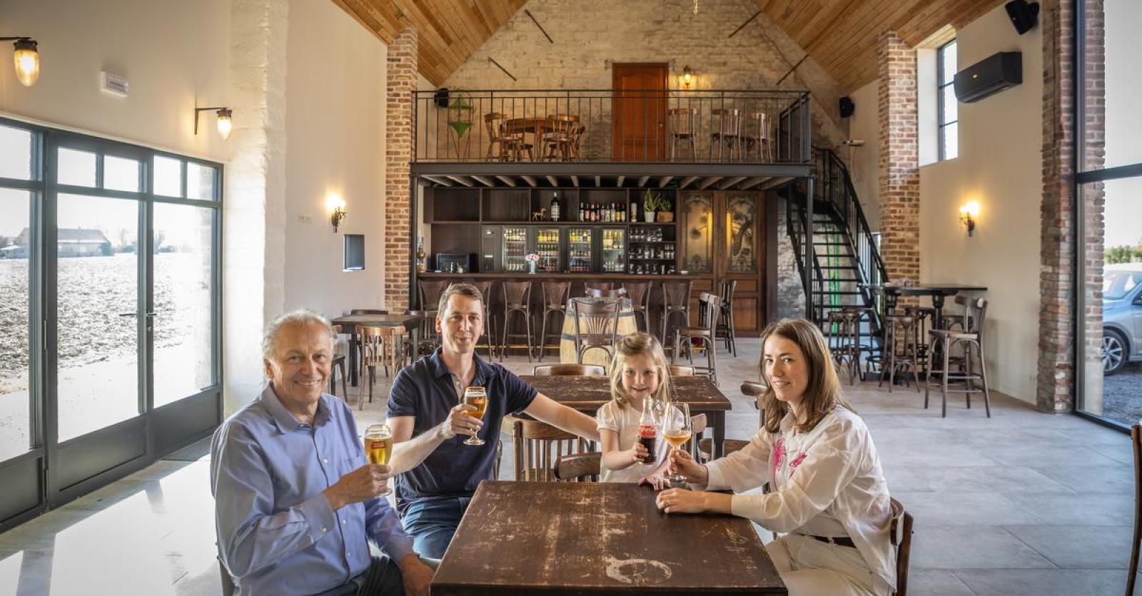 Pieter (39) en Suzanne (33) openen Soete’s Pub en Feestzaal: “100 jaar ...