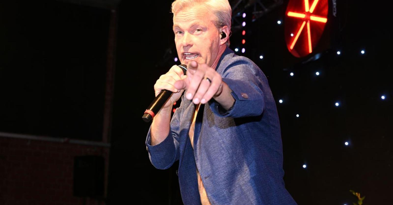 IN BEELD – Eetfestijn én showavond Molenland Feest in zaal Verrekijker ...