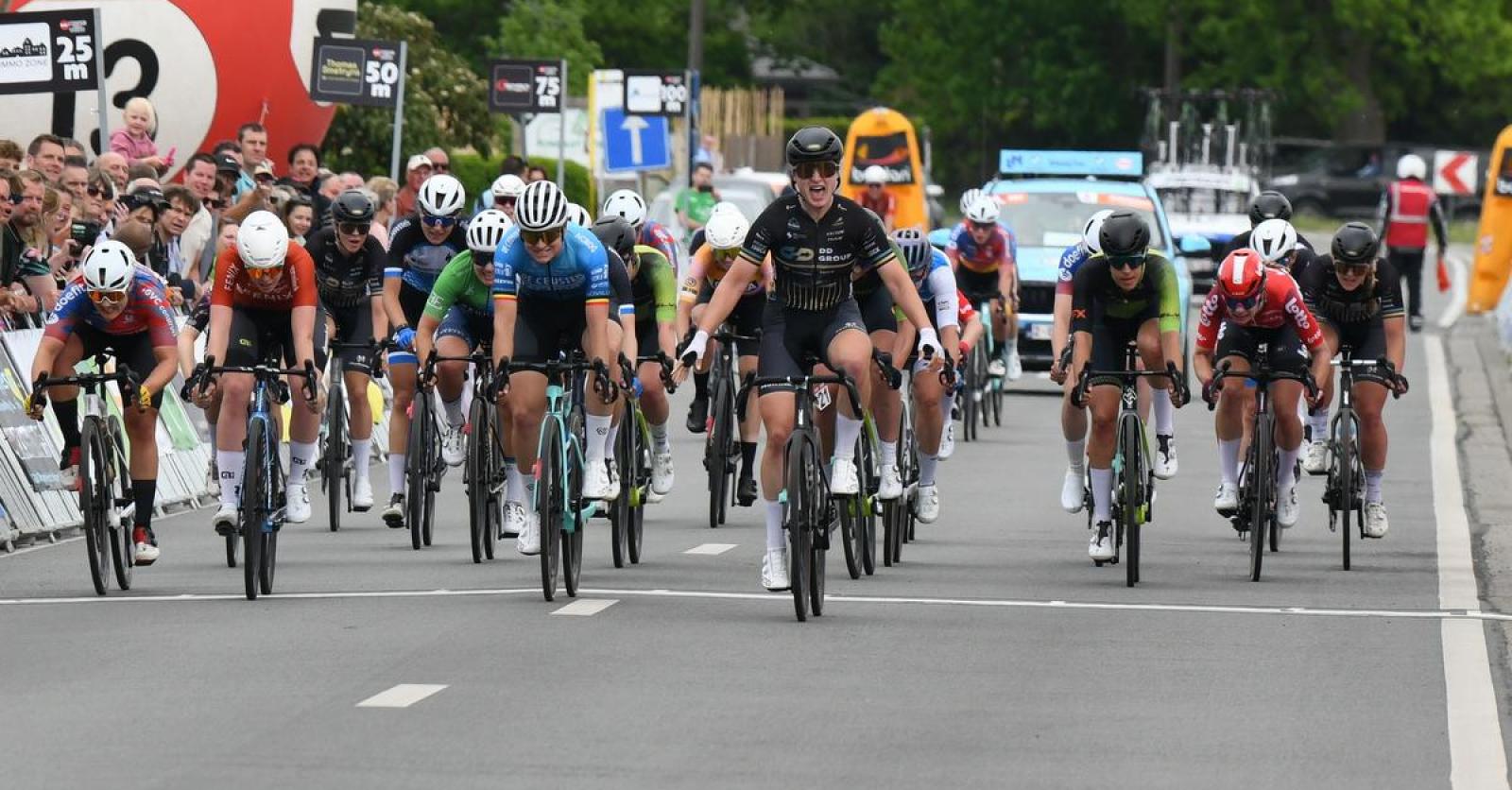 Julie Stockman heeft eerste UCI-zege beet: “Hier hebben we lang en hard ...