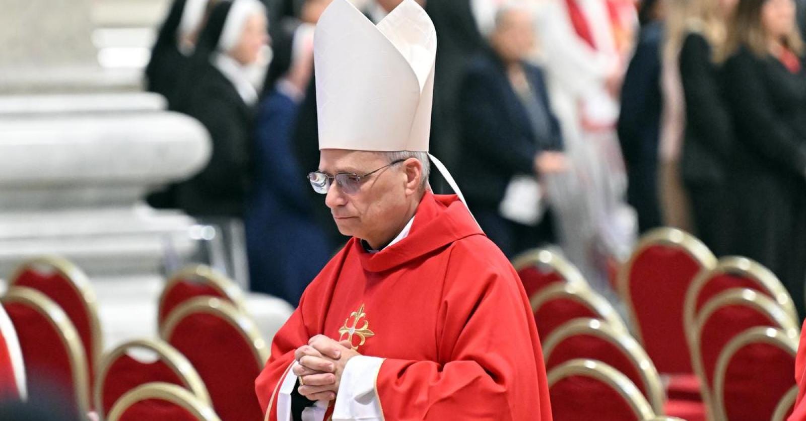 Witte rook boven Sixtijnse Kapel: nieuwe paus is een Amerikaan - KW.be