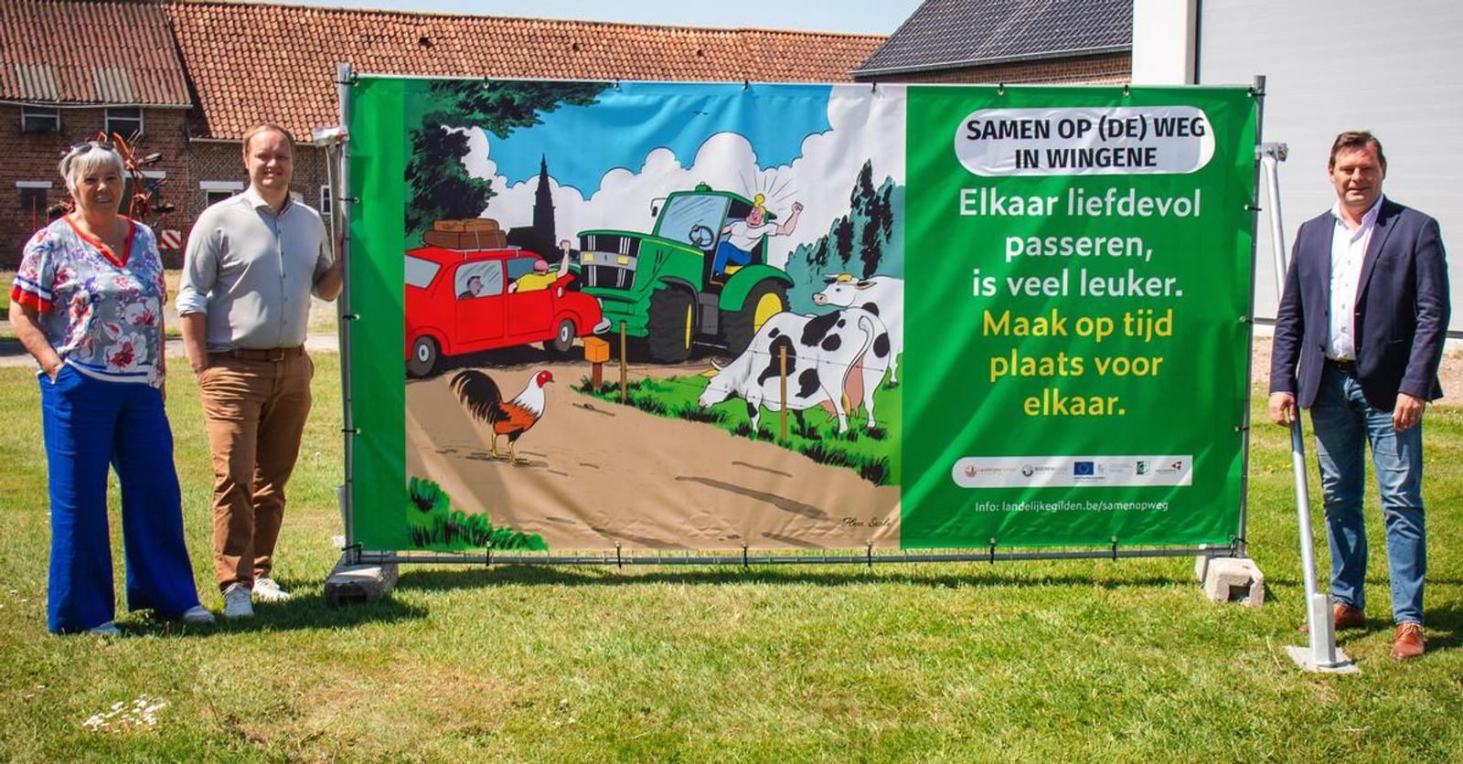 Ludieke bordencampagne voor meer verkeersveiligheid op landbouwwegen ...