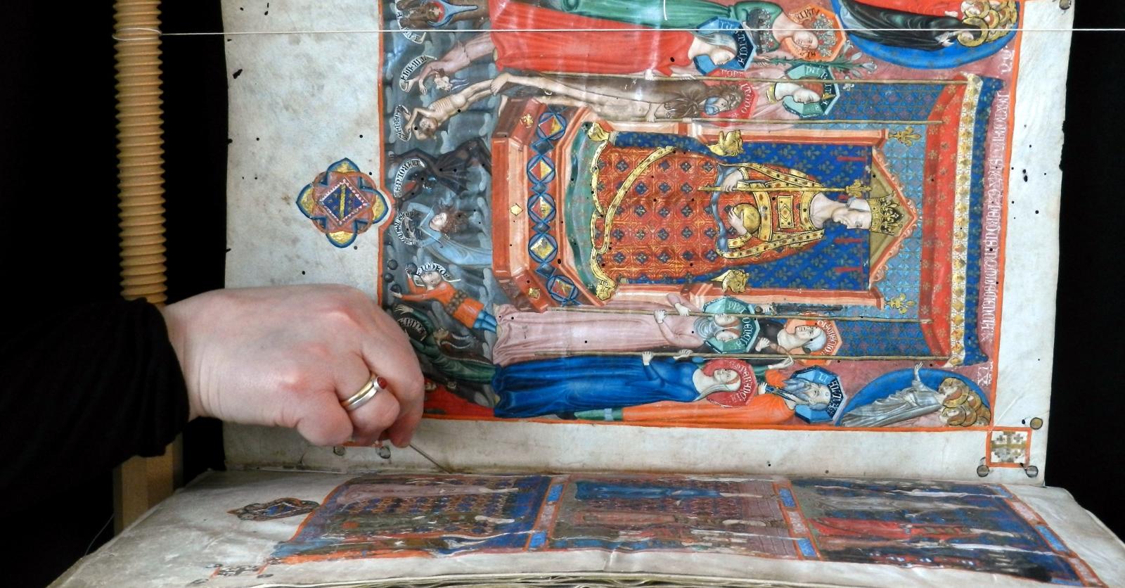 Welke geheimen schuilen er in de eeuwenoude Bijbel van Anjou?