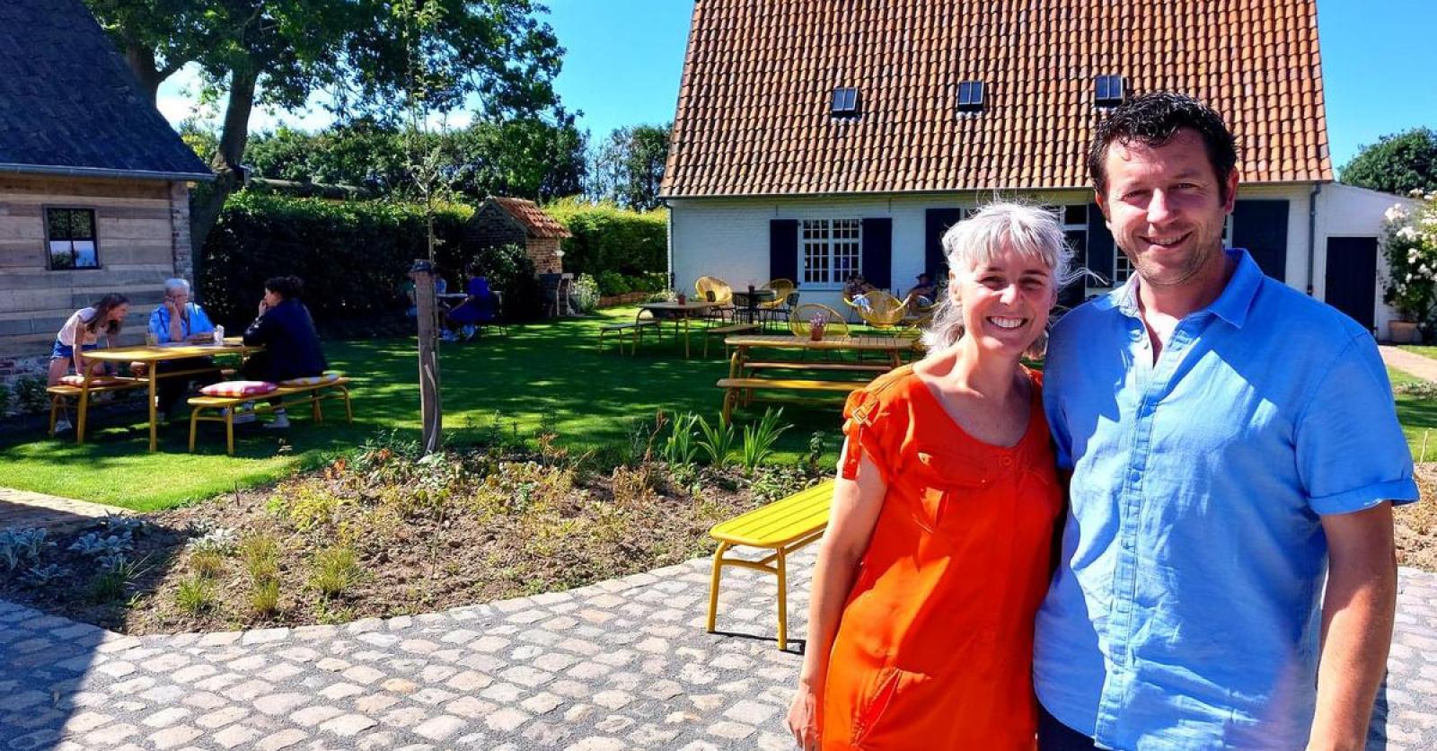 Zomerbar De Komeere serveert streeklekkers en gezelligheid onder de ...